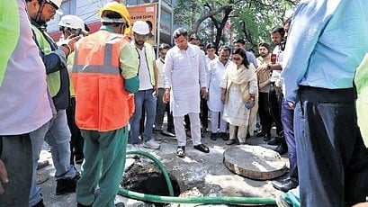 Pwd rolls out high-tech sewer cleaning machines to replace manual ...