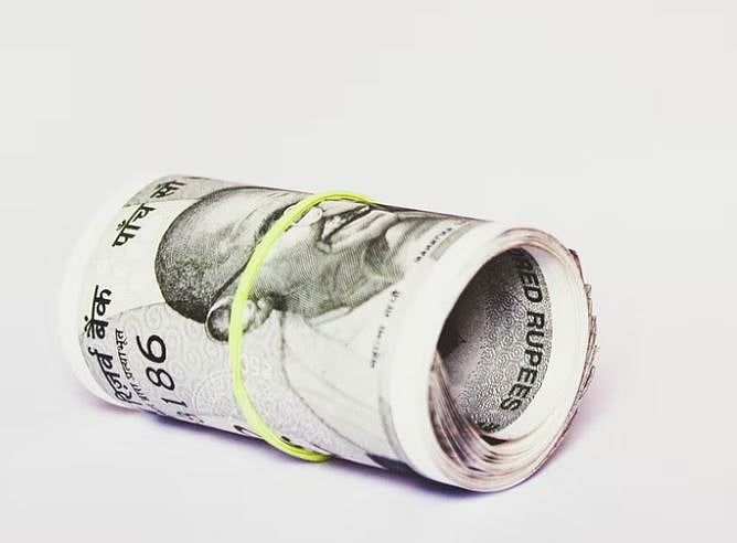 Rupee falls 50 paise to settle at 86.26