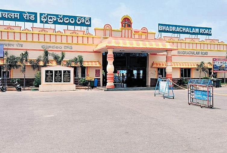 Bhadrachalam lodge tariffs surge amid holiday rush