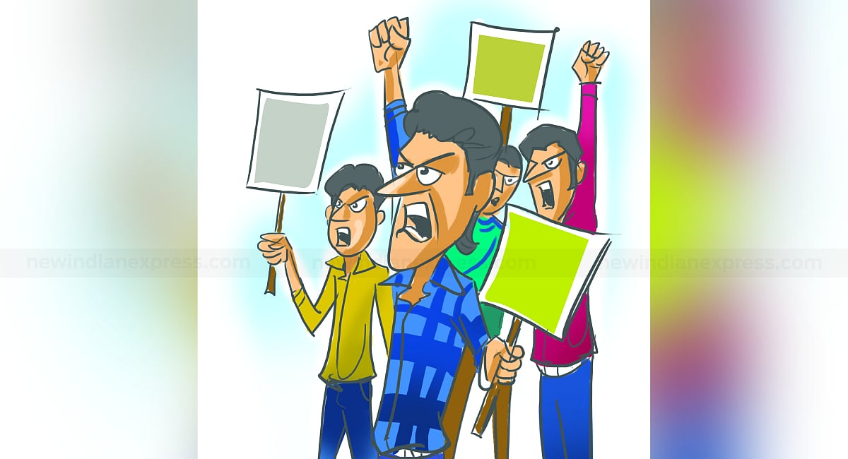 Ex-serviceman’s kin stage fast for land near Proddatur Tahsildar’s ...