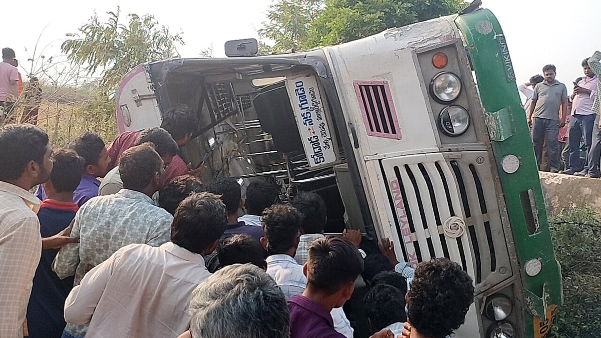 20 sustain injuries as RTC bus overturns in Suryapet district