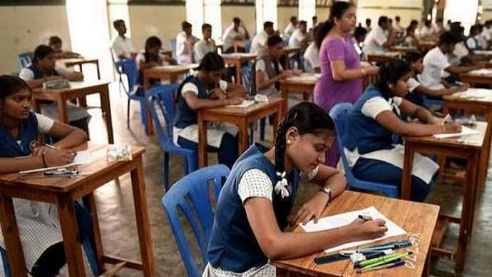 Schools refusing to promote pupils of Classes 6, 7 violation of RTE ...