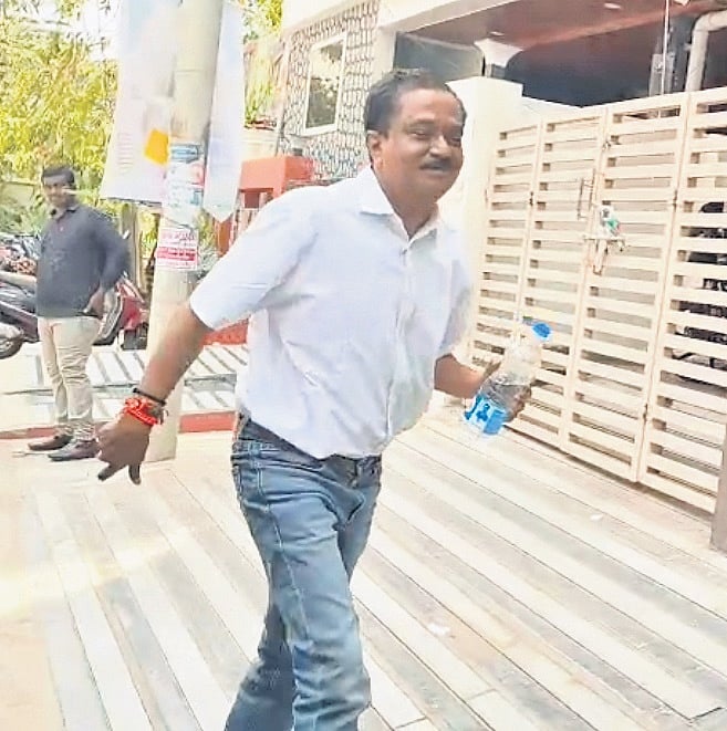 Andhra CID arrests former Intelligence Chief PSR Anjaneyulu in actress Jatwani harassment case