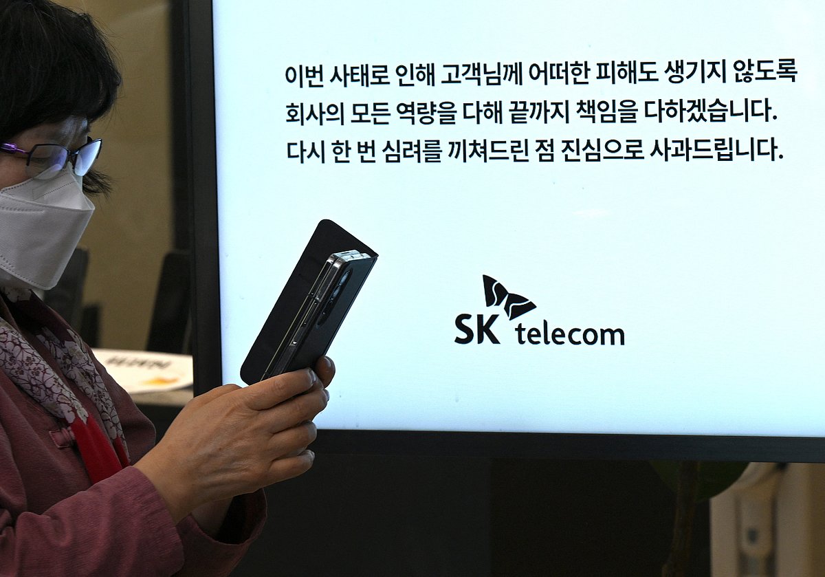South Korea's SK Telecom begins SIM card replacement following data breach