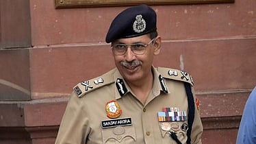 No more videos, reels in uniform on social media, Delhi police chief ...
