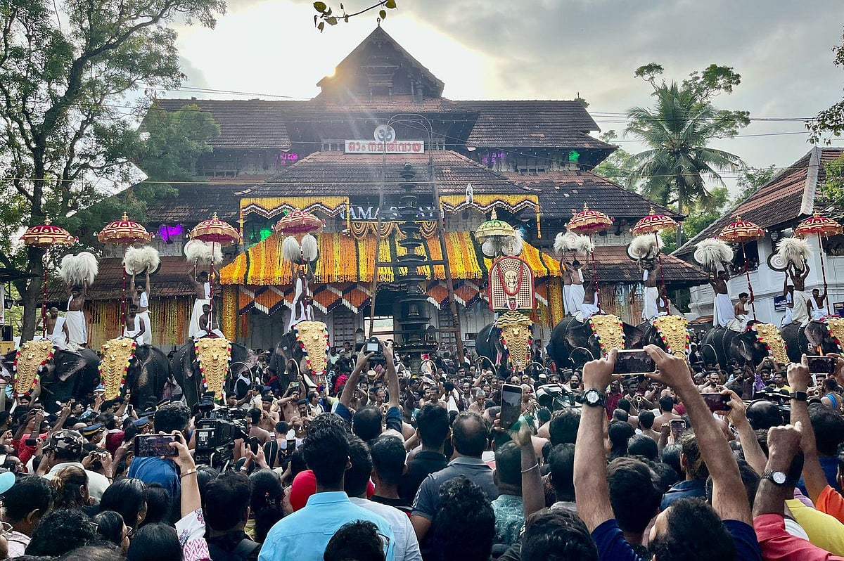 Thrissur Pooram begins with procession of Kanimangalam Sastha