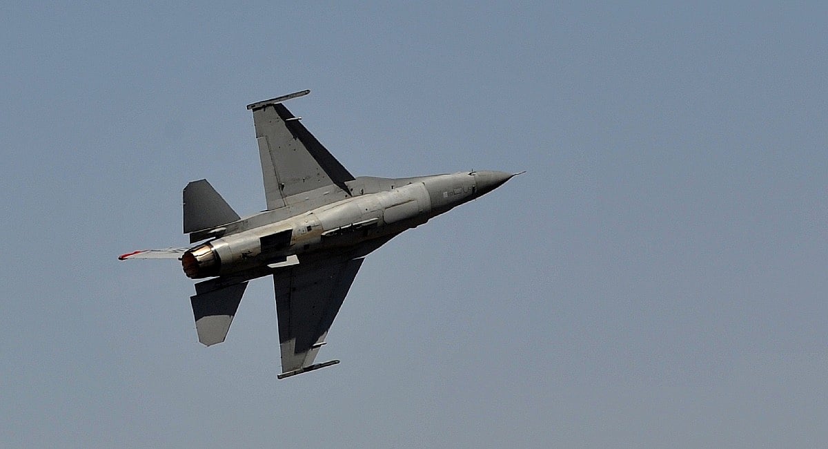 India downs Pakistan's elite fighter jet, takes F-16 pilot into custody