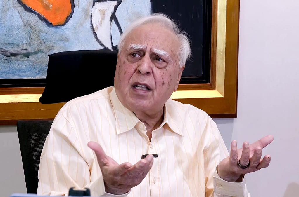 EC always a 'puppet' in hands of Modi government: Kapil Sibal