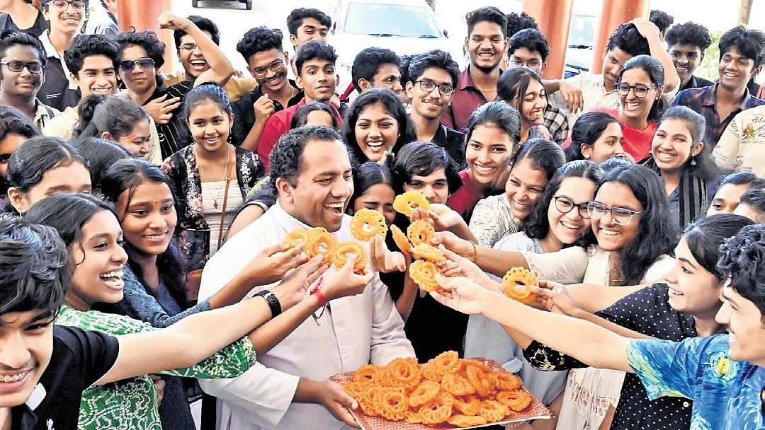 CBSE Class 10 results: Thiruvananthapuram, Vijayawada top in pass ...