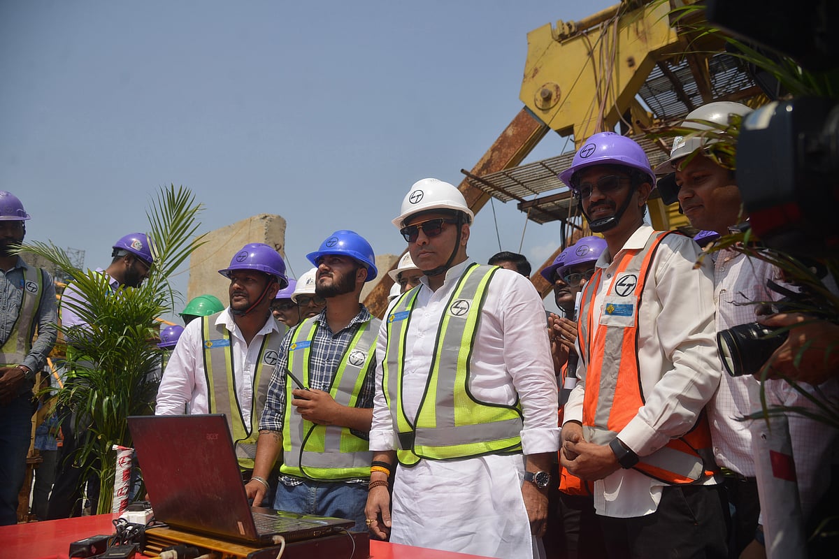 Government targets December deadline for Barapullah Phase-3 flyover ...