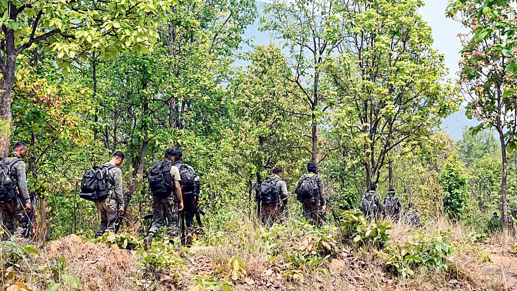Four maoists killed in encounter near Maharashtra-Chhattisgarh border