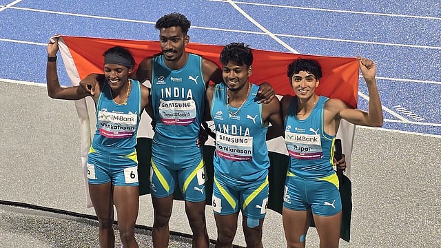 Chithravel silver in rain; gold in 4x400m mixed relay for India
