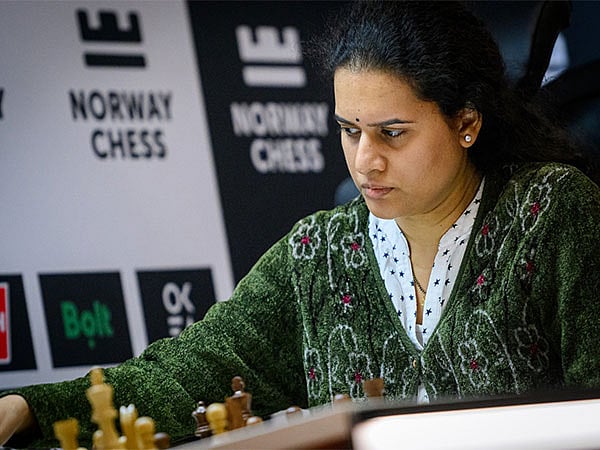 Humpy, Divya draw opening semifinals