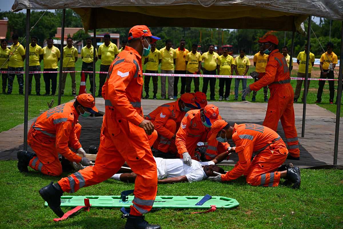 Emergency training prog for civil defence volunteers begins