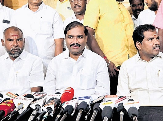 PMK rift will be resolved in a few days, says party leader Velmurugan
