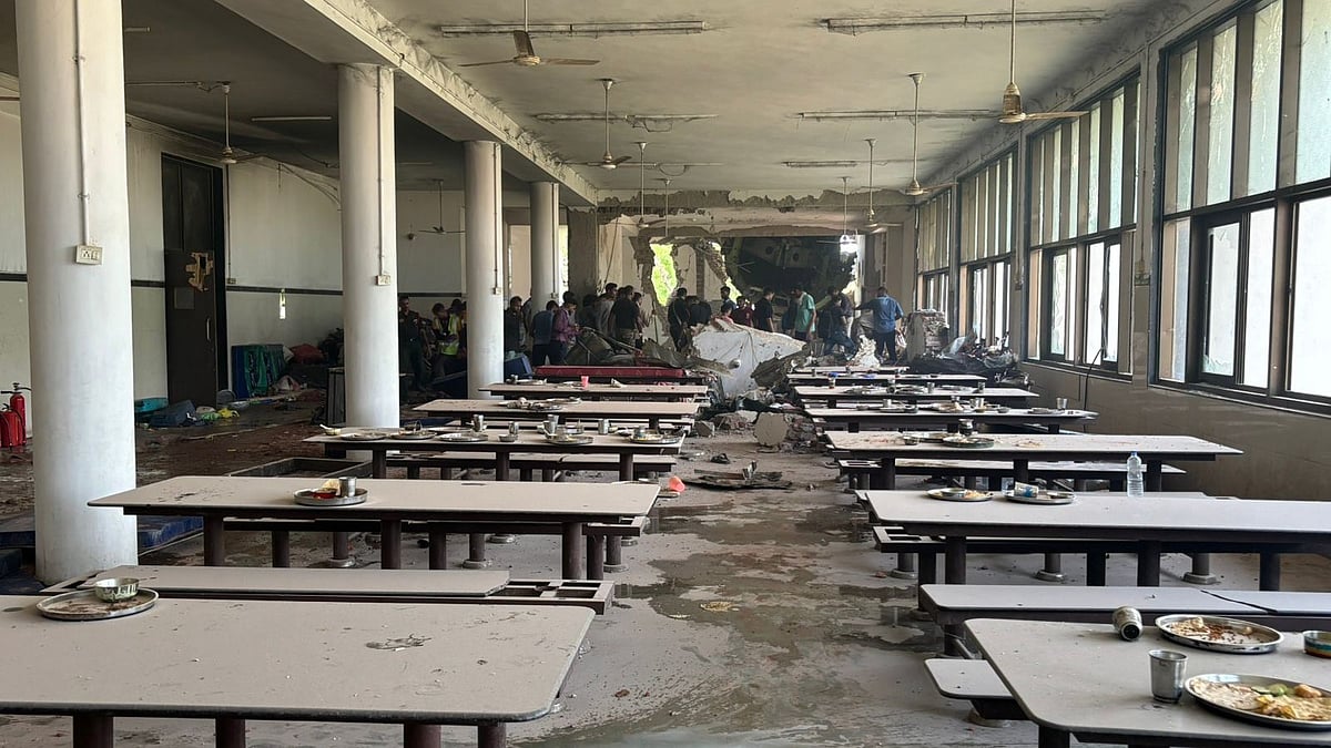 Lunch hour turns deadly: Nine killed as Air India plane crashed into ...