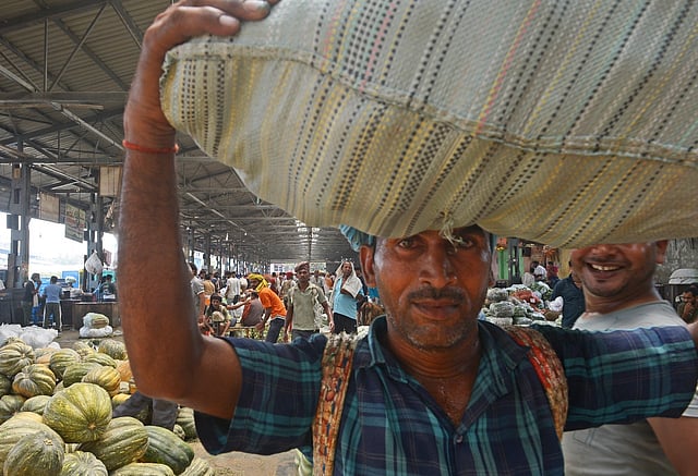 Azadpur's invisible hands: Backbone of New Delhi’s food chain, yet ...