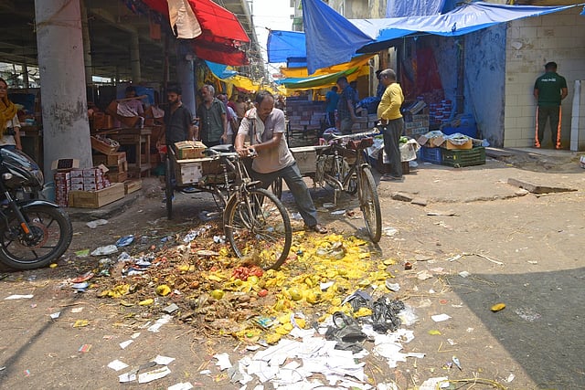 Azadpur's invisible hands: Backbone of New Delhi’s food chain, yet ...