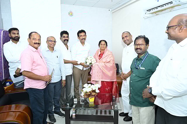 ‘Government committed to resolving employees’ issues’: Andhra Minister ...