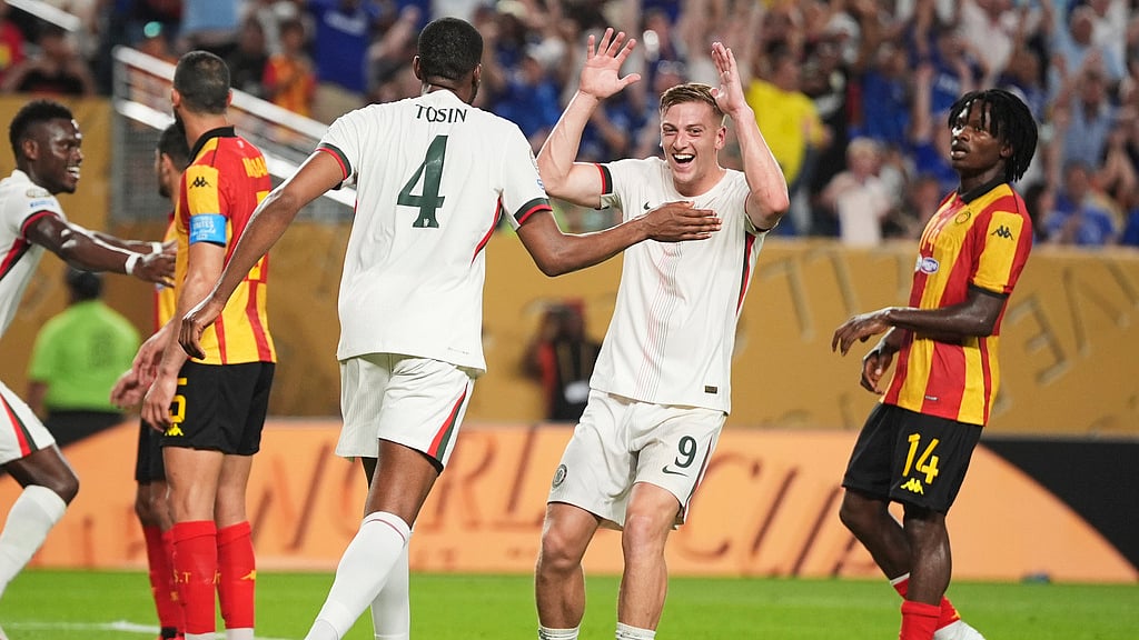 Liam Delap scores his 1st Chelsea goal in 3-0 win over Esperance in ...