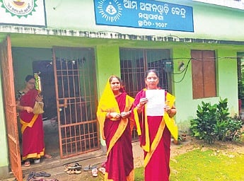 Cancer-stricken AWC worker made to stand for two hours in Odisha