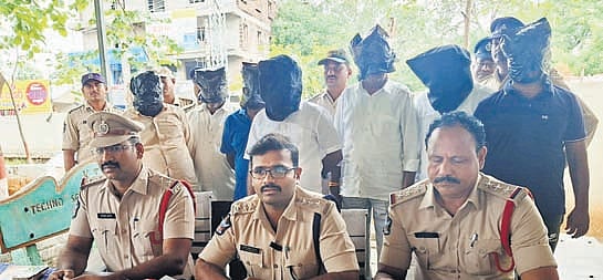 Andhra Police nab Rs 15 crore land-forgery gang, arrest seven