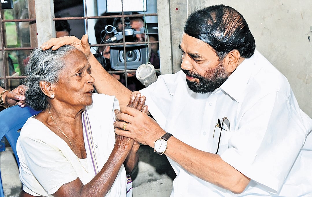 Kottayam medical college collapse: Minister Vasavan visits Bindu’s ...