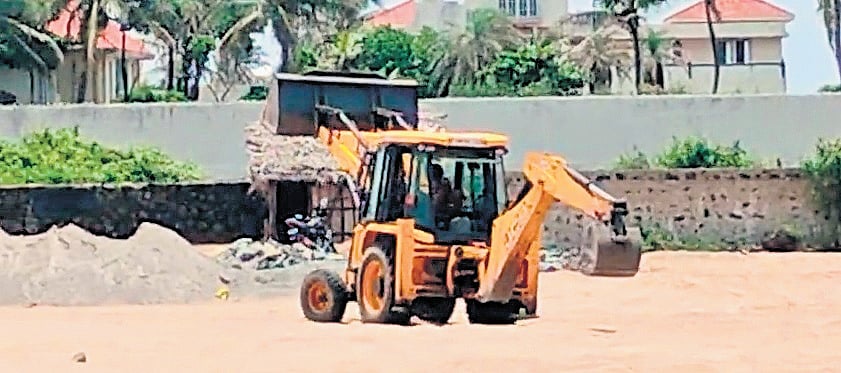 Construction on Kanathur beach continues despite stop-work order