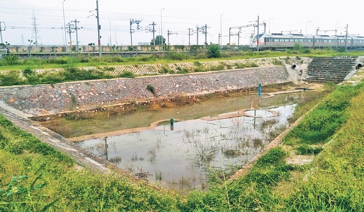 900 rainwater harvesting pits near completion along Delhi-Meerut Namo ...