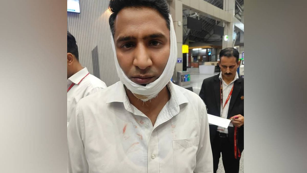 'Spinal fracture, jaw injuries': Army officer assaults SpiceJet staff ...