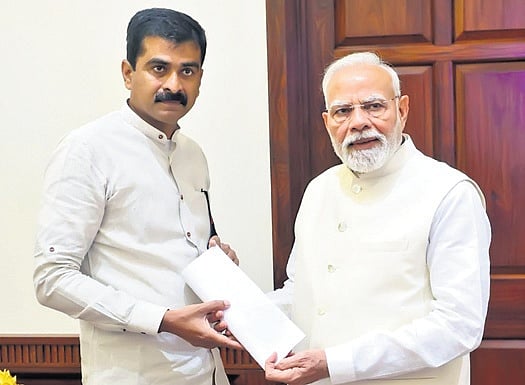 Durai Vaiko meets PM for rescue of TN student from Russia