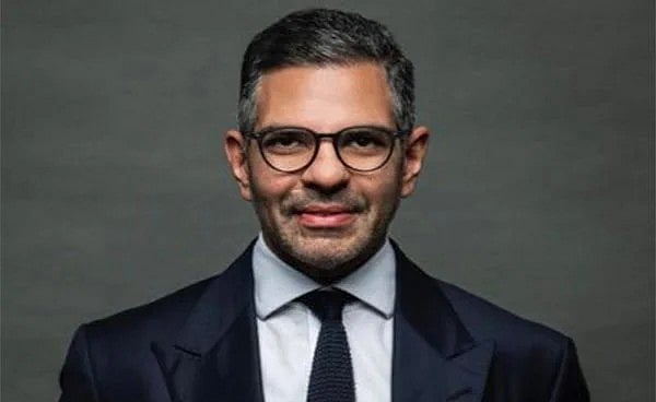 Actor Karisma Kapoor's kids move Delhi HC for share in late father's ...