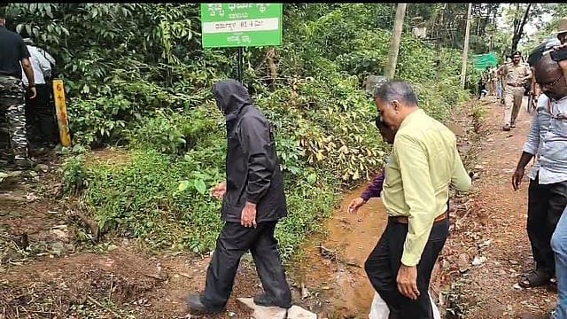 Dharmasthala case: SIT begins exhumation at spot 14, where human ...