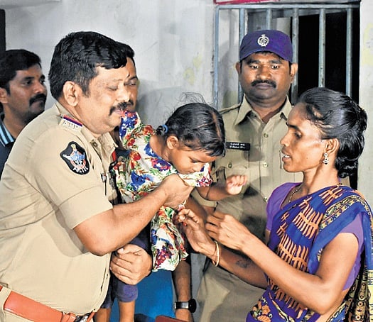 Father sells three-year-old girl to beggar gang for Rs 5,000 at ...