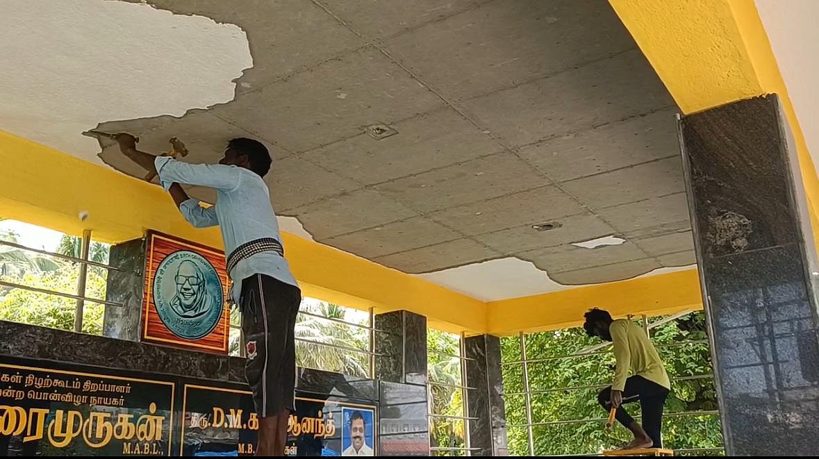 Works on to fix weak ceiling at Gudiyattam bus stop