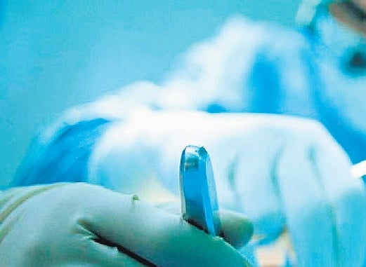 Experts warn of risks in unsafe plastic surgeries
