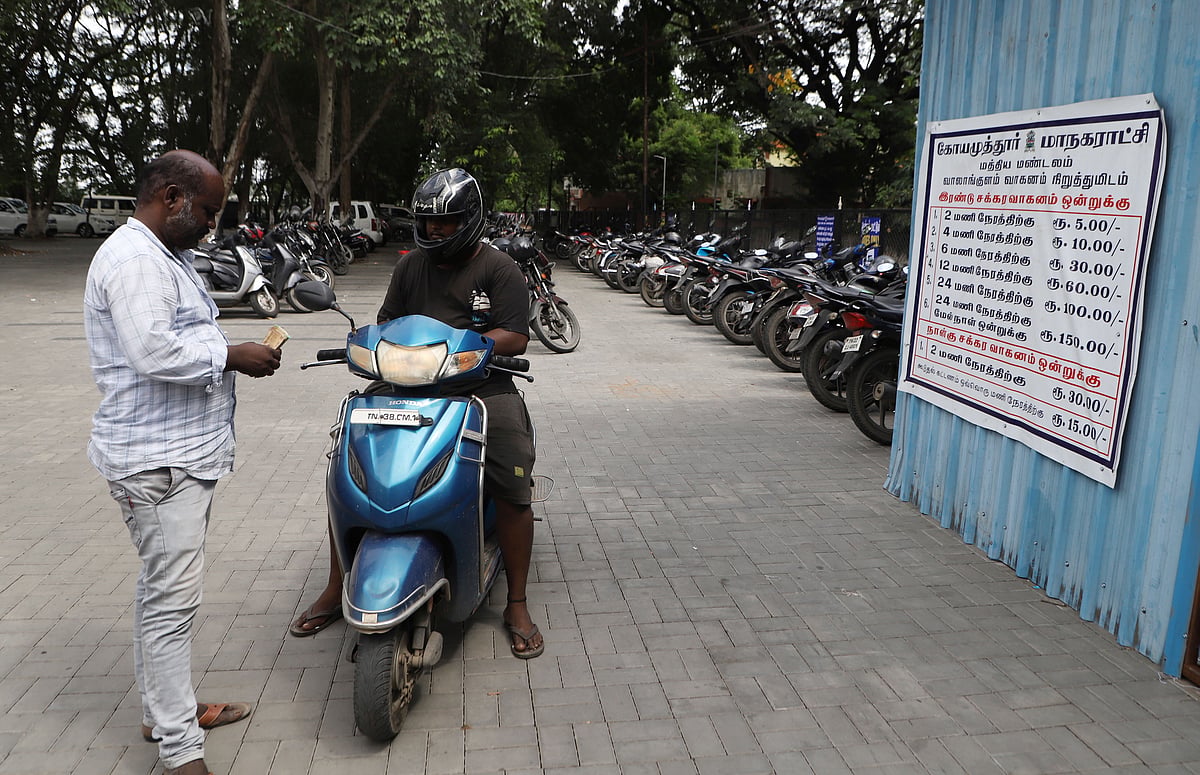 Parking lot near CMCH goes back to paid system