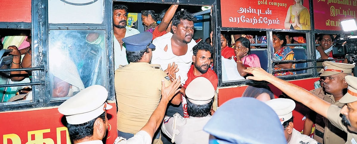 Chennai corporation sanitation workers protesting against privatisation ...