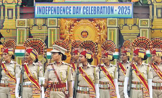 Chennai marks 79th independence day with flag hoisting, awards, and ...