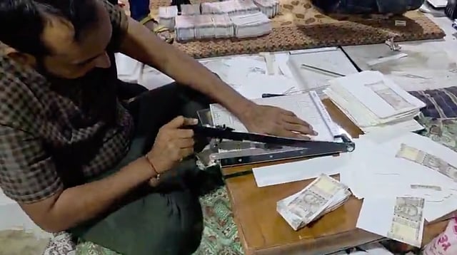 Gujarat fake currency racket busted: Rs 40 Lakh fake notes seized ...