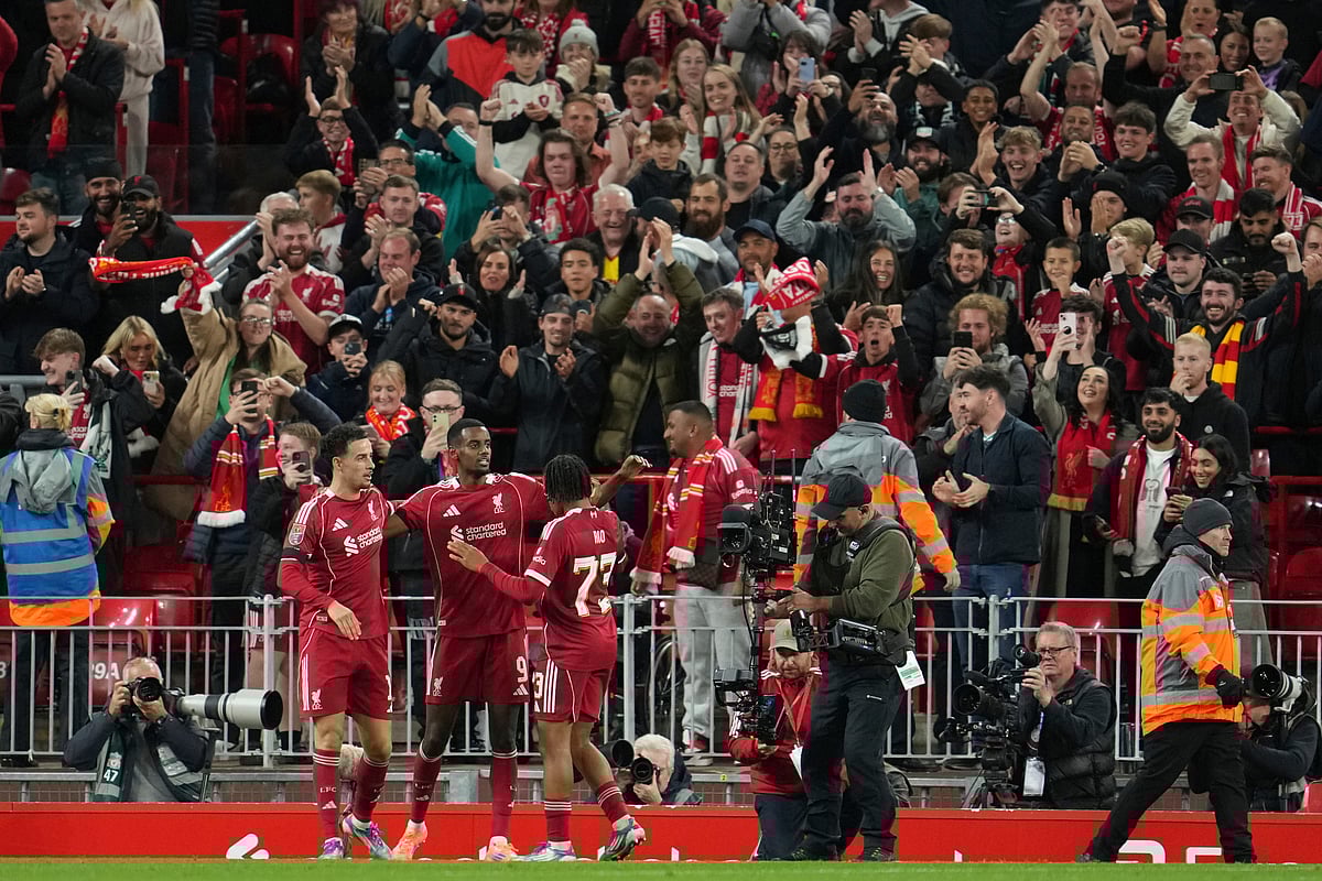 Alexander Isak scores first Liverpool goal in League Cup win, Chelsea ...