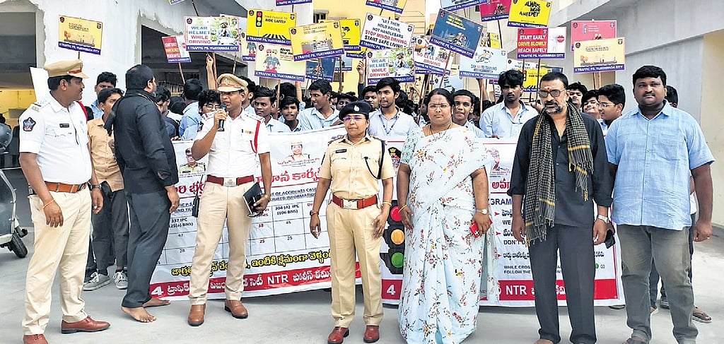 Vijayawada traffic police hold road safety drive, stress helmet use
