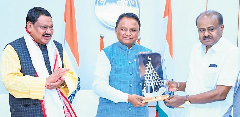 CM Mohan Charan Majhi, Minister HD Kumaraswamy hold talks on Odisha’s ...