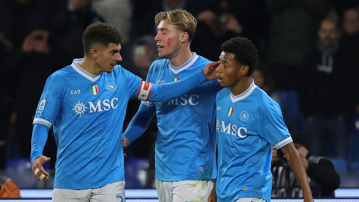 Neres scores twice to help Napoli move top of Serie A, Bologna wins to ...