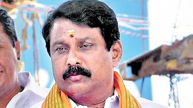 BJP State president Nainar Nagenthran meets Shah, asks him to join ...