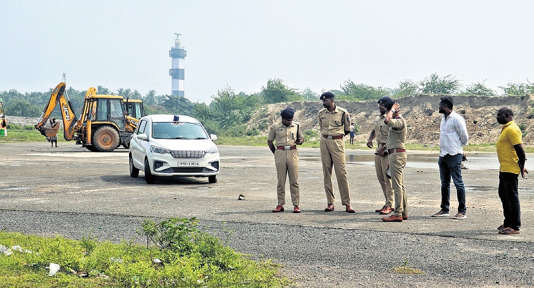 1K cops to be deployed for TVK meet in Uppalam Port no reception, TVK ...