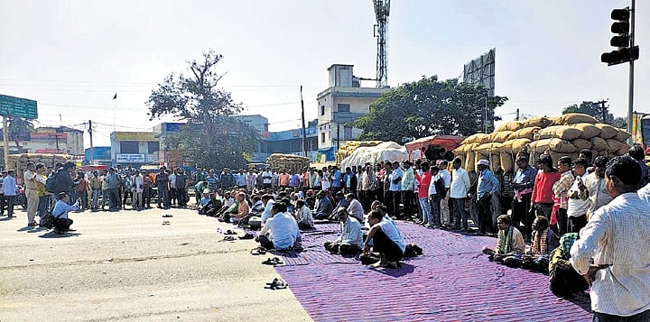 Token delay & paddy deduction spark highway blockades across Sambalpur