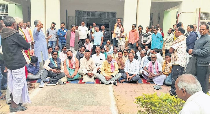 Farmers march into collector’s office, stage stir over delay in paddy ...