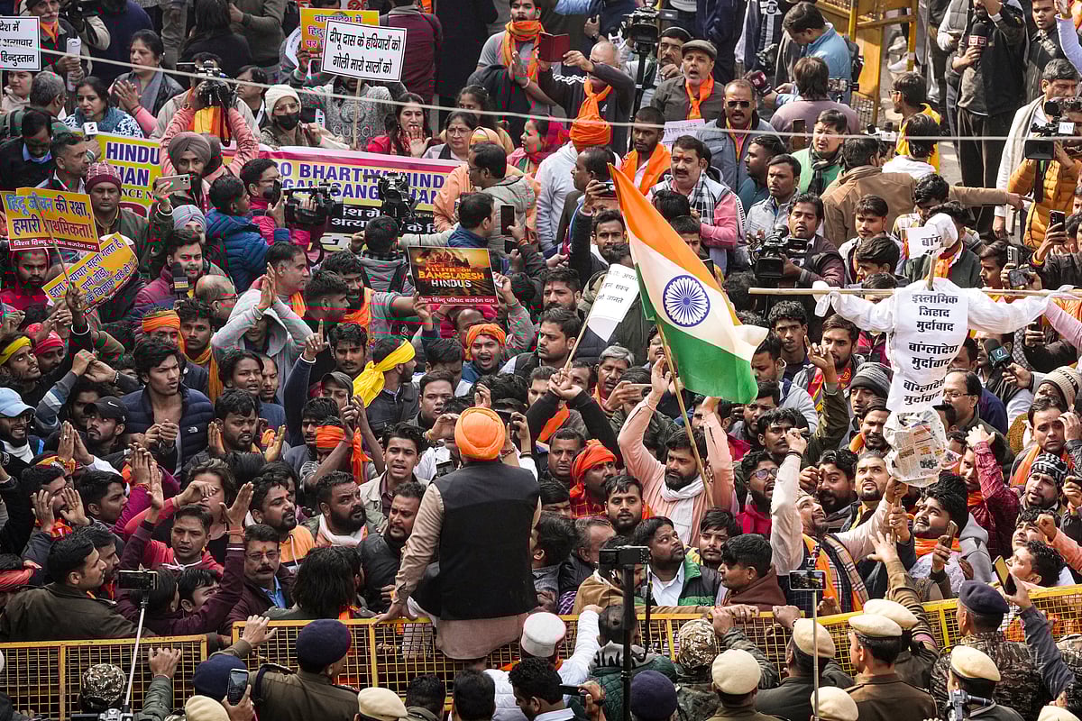 Massive protest outside Bangladesh High Commission in Delhi over ...