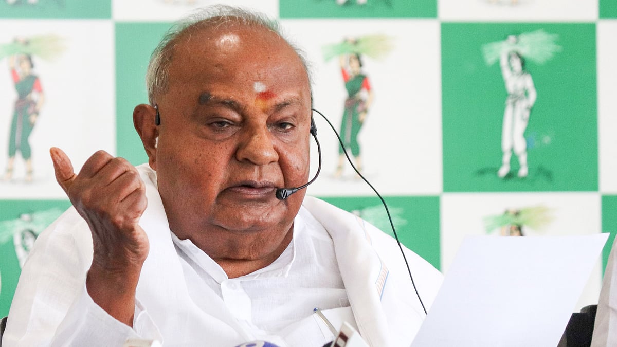 Veteran leader H D Deve Gowda stays in the fray amid row with ...